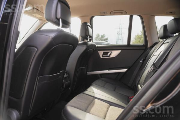 Black Mercedes-Benz GLK 220 2010 in Riga, with an engine capacity of 2.20 L and mileage of 317 thousand km for 9290 €, photo 9 on AUTOMOTO.COM.LV