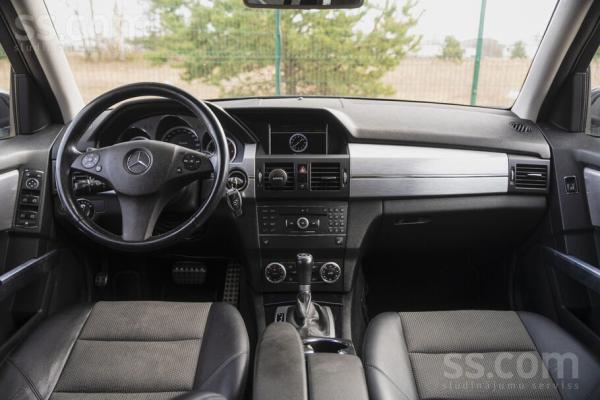 Black Mercedes-Benz GLK 220 2010 in Riga, with an engine capacity of 2.20 L and mileage of 317 thousand km for 9290 €, photo 10 on AUTOMOTO.COM.LV