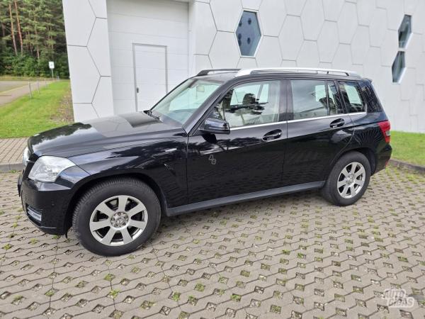 Black Mercedes-Benz GLK 220 2010 in Vilnius, with an engine capacity of 2.20 L and mileage of 273 thousand km for 7000 €, photo 3 on AUTOMOTO.COM.LV