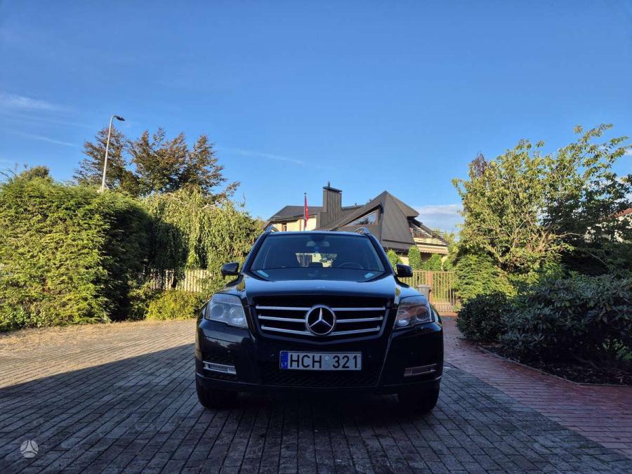 Black Mercedes-Benz GLK 220 2010 in Kaunas, with an engine capacity of 2.14 L and mileage of 332 thousand km for 6400 €, photo 3 on AUTOMOTO.COM.LV