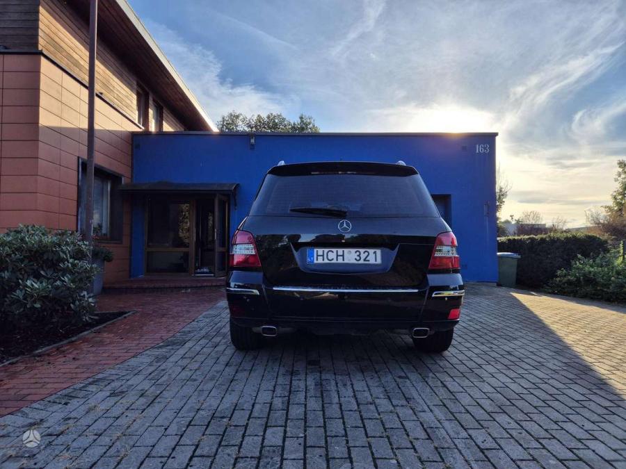 Black Mercedes-Benz GLK 220 2010 in Kaunas, with an engine capacity of 2.14 L and mileage of 332 thousand km for 6400 €, photo 5 on AUTOMOTO.COM.LV