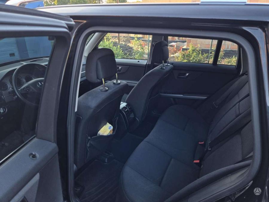 Black Mercedes-Benz GLK 220 2010 in Kaunas, with an engine capacity of 2.14 L and mileage of 332 thousand km for 6400 €, photo 11 on AUTOMOTO.COM.LV