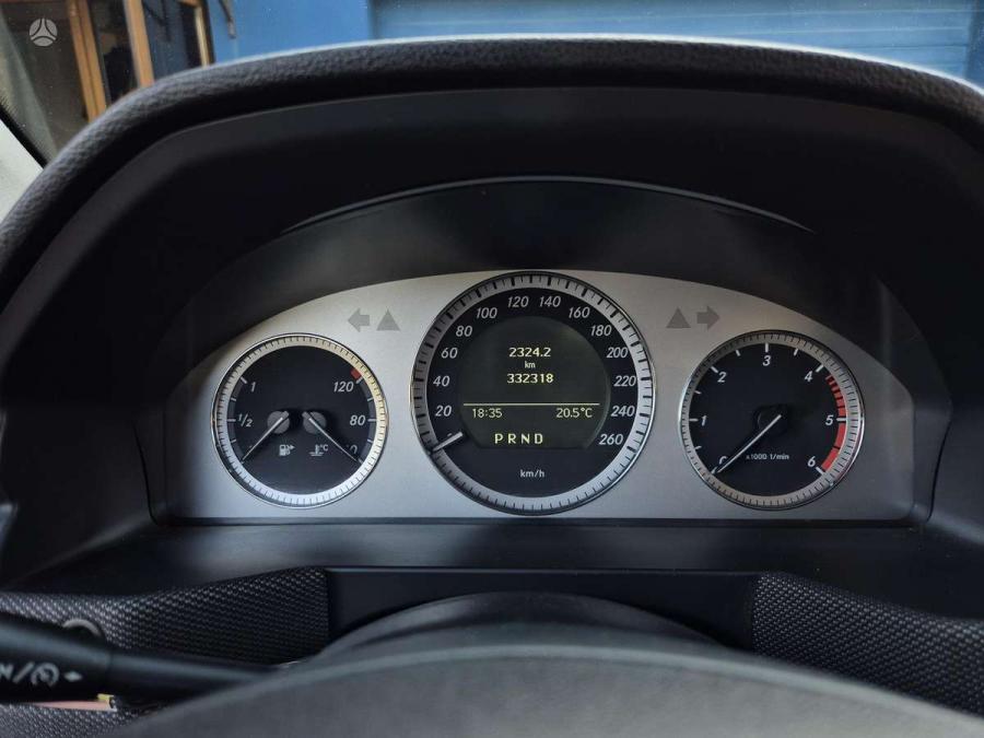 Black Mercedes-Benz GLK 220 2010 in Kaunas, with an engine capacity of 2.14 L and mileage of 332 thousand km for 6400 €, photo 15 on AUTOMOTO.COM.LV