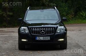 Black Mercedes-Benz GLK 220 2010 in Riga, with an engine capacity of 2.20 L and mileage of 311 thousand km for 7990 €, photo 4 on AUTOMOTO.COM.LV