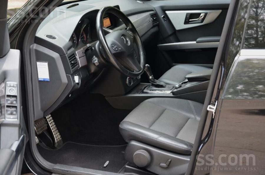 Black Mercedes-Benz GLK 220 2010 in Riga, with an engine capacity of 2.20 L and mileage of 311 thousand km for 7990 €, photo 12 on AUTOMOTO.COM.LV