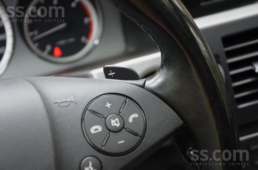 Black Mercedes-Benz GLK 220 2010 in Riga, with an engine capacity of 2.20 L and mileage of 311 thousand km for 7990 €, photo 20 on AUTOMOTO.COM.LV