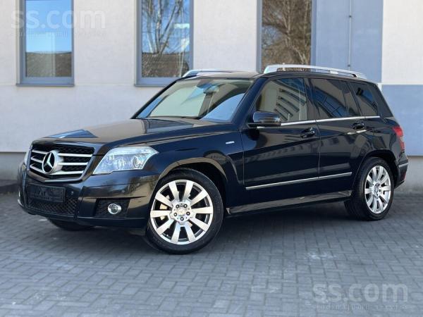 Black Mercedes-Benz GLK 220 2011 in Jelgava, with an engine capacity of 2.20 L and mileage of 0 thousand km for 8990 €, photo 4 on AUTOMOTO.COM.LV