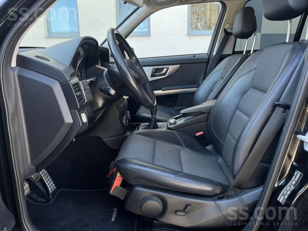 Black Mercedes-Benz GLK 220 2011 in Jelgava, with an engine capacity of 2.20 L and mileage of 0 thousand km for 8990 €, photo 10 on AUTOMOTO.COM.LV