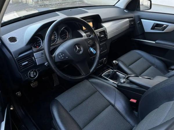 Black Mercedes-Benz GLK 220 2011 in Jelgava, with an engine capacity of 2.20 L and mileage of 0 thousand km for 8990 €, photo 9 on AUTOMOTO.COM.LV