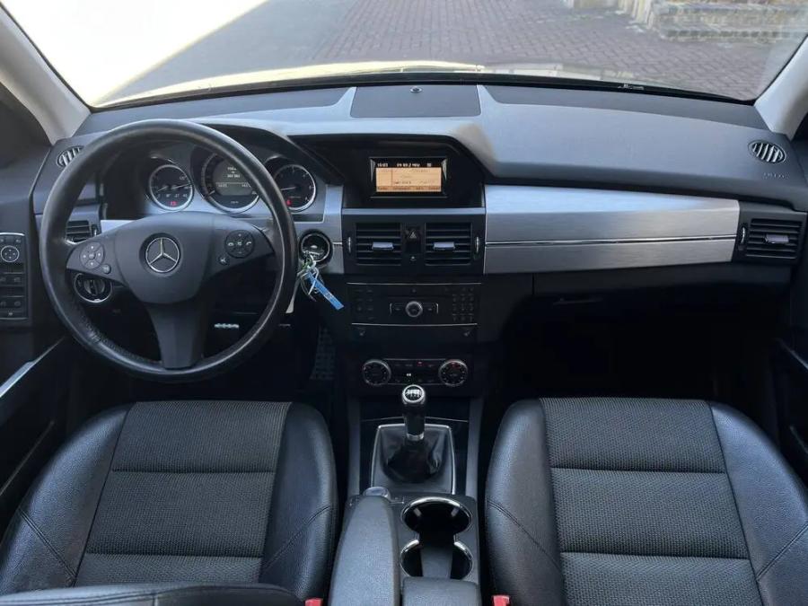 Black Mercedes-Benz GLK 220 2011 in Jelgava, with an engine capacity of 2.20 L and mileage of 0 thousand km for 8990 €, photo 14 on AUTOMOTO.COM.LV