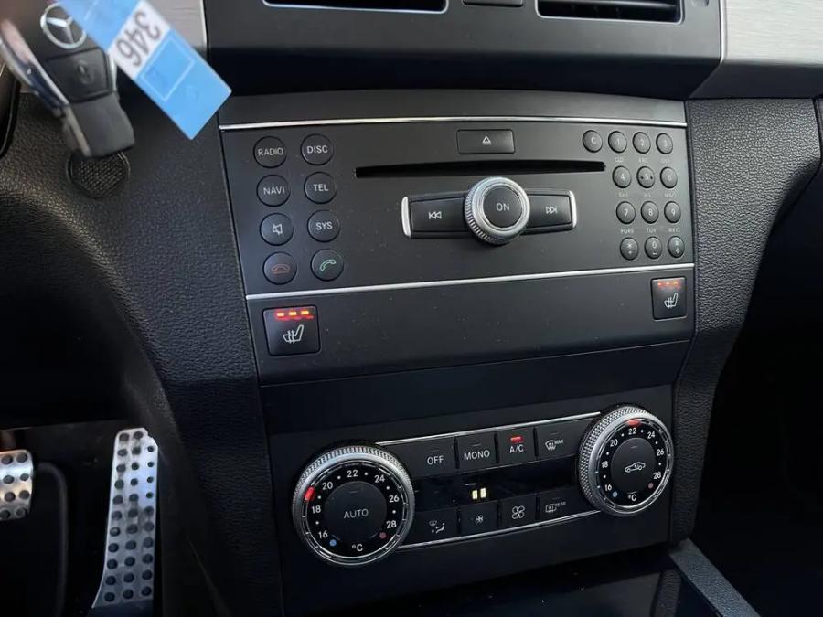 Black Mercedes-Benz GLK 220 2011 in Jelgava, with an engine capacity of 2.20 L and mileage of 0 thousand km for 8990 €, photo 16 on AUTOMOTO.COM.LV
