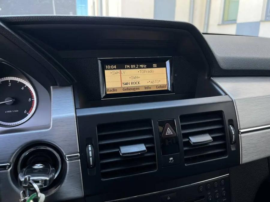 Black Mercedes-Benz GLK 220 2011 in Jelgava, with an engine capacity of 2.20 L and mileage of 0 thousand km for 8990 €, photo 17 on AUTOMOTO.COM.LV