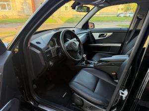 Black Mercedes-Benz GLK 220 2011 in Utena, with an engine capacity of 2.20 L and mileage of 351 thousand km for 4990 €, photo 31 on AUTOMOTO.COM.LV