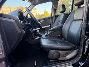 Black Mercedes-Benz GLK 220 2011 in Utena, with an engine capacity of 2.20 L and mileage of 351 thousand km for 4990 €, photo 39 on AUTOMOTO.COM.LV