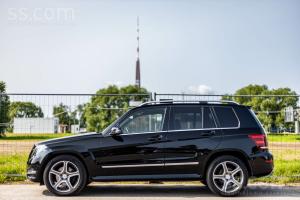 Melns Mercedes-Benz GLK 220 2012 Rīga, ar dzinēja tilpumu 2.20 L un nobraukumu 277 tūkst. km par 13990 €, foto 4 vietnē AUTOMOTO.COM.LV