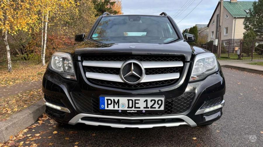 Black Mercedes-Benz GLK 220 2012 in Vilnius, with an engine capacity of 2.14 L and mileage of 288 thousand km for 10350 €, photo 2 on AUTOMOTO.COM.LV