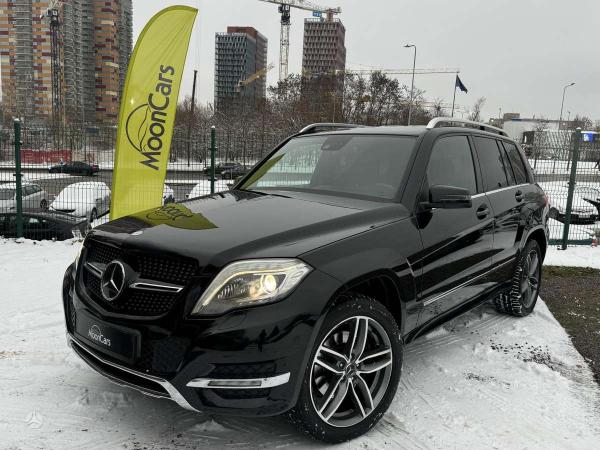 Black Mercedes-Benz GLK 220 2012 in Vilnius, with an engine capacity of 2.14 L and mileage of 332 thousand km for 9999 €, photo 1 on AUTOMOTO.COM.LV