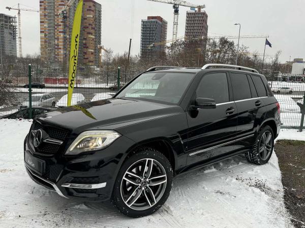 Black Mercedes-Benz GLK 220 2012 in Vilnius, with an engine capacity of 2.14 L and mileage of 332 thousand km for 9999 €, photo 2 on AUTOMOTO.COM.LV