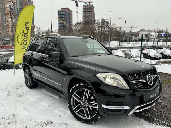 Black Mercedes-Benz GLK 220 2012 in Vilnius, with an engine capacity of 2.14 L and mileage of 332 thousand km for 9999 €, photo 3 on AUTOMOTO.COM.LV