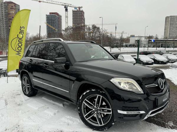 Black Mercedes-Benz GLK 220 2012 in Vilnius, with an engine capacity of 2.14 L and mileage of 332 thousand km for 9999 €, photo 4 on AUTOMOTO.COM.LV