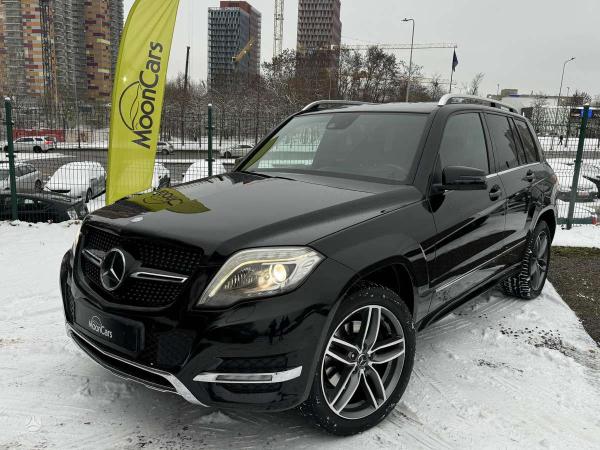 Black Mercedes-Benz GLK 220 2012 in Vilnius, with an engine capacity of 2.14 L and mileage of 332 thousand km for 9700 €, photo 1 on AUTOMOTO.COM.LV