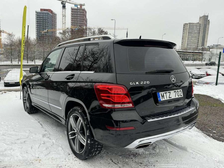 Melns Mercedes-Benz GLK 220 2012 Viļņa, ar dzinēja tilpumu 2.14 L un nobraukumu 332 tūkst. km par 9700 €, foto 5 vietnē AUTOMOTO.COM.LV