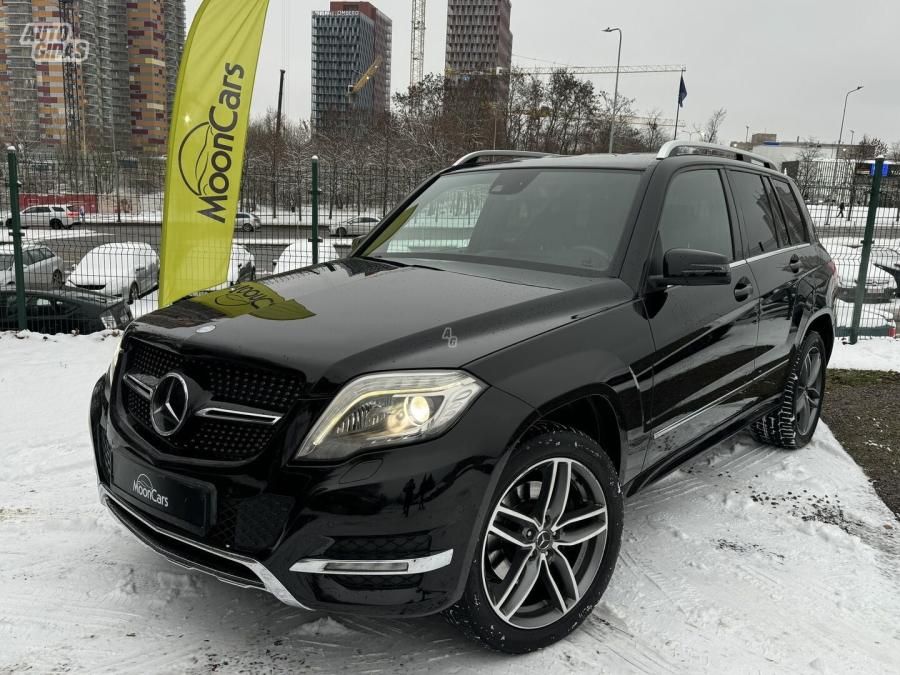 Black Mercedes-Benz GLK 220 2012 in Vilnius, with an engine capacity of 2.10 L and mileage of 332 thousand km for 9700 €, photo 1 on AUTOMOTO.COM.LV