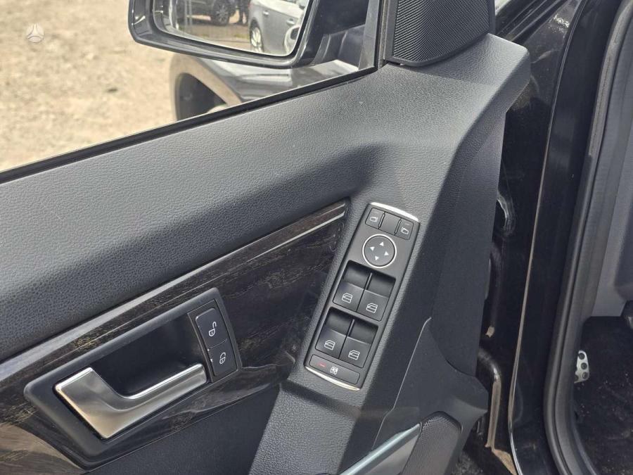 Melns Mercedes-Benz GLK 220 2012 Kauņa, ar dzinēja tilpumu 0.00 L un nobraukumu 290 tūkst. km par 6300 €, foto 12 vietnē AUTOMOTO.COM.LV