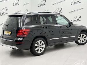 Black Mercedes-Benz GLK 220 2012 in Vilnius, with an engine capacity of 2.14 L and mileage of 303 thousand km for 7500 €, photo 4 on AUTOMOTO.COM.LV