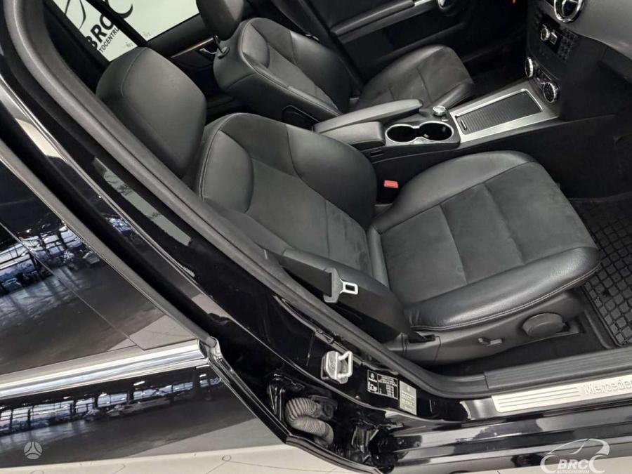 Black Mercedes-Benz GLK 220 2012 in Vilnius, with an engine capacity of 2.14 L and mileage of 303 thousand km for 7500 €, photo 7 on AUTOMOTO.COM.LV