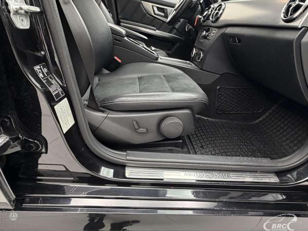 Black Mercedes-Benz GLK 220 2012 in Vilnius, with an engine capacity of 2.14 L and mileage of 303 thousand km for 7500 €, photo 8 on AUTOMOTO.COM.LV