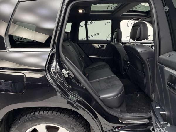 Black Mercedes-Benz GLK 220 2012 in Vilnius, with an engine capacity of 2.14 L and mileage of 303 thousand km for 7500 €, photo 11 on AUTOMOTO.COM.LV