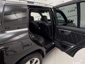 Black Mercedes-Benz GLK 220 2012 in Vilnius, with an engine capacity of 2.14 L and mileage of 303 thousand km for 7500 €, photo 14 on AUTOMOTO.COM.LV