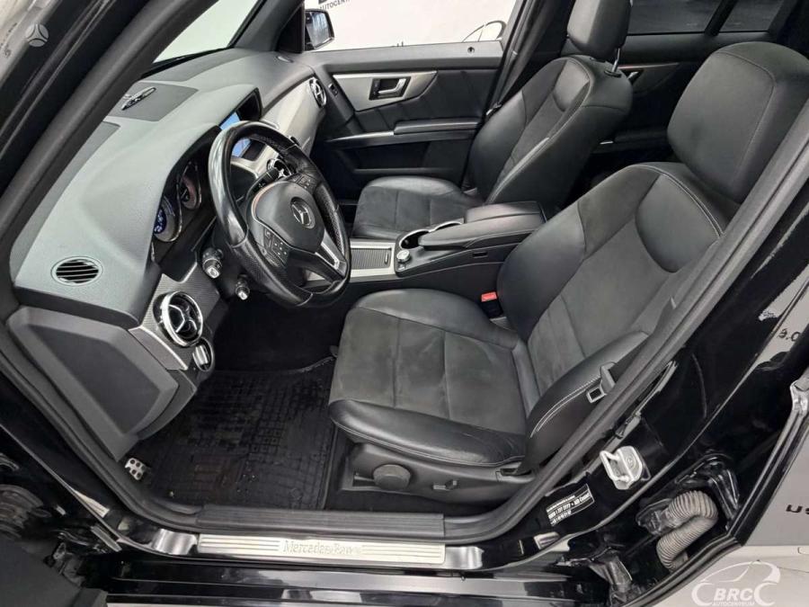 Black Mercedes-Benz GLK 220 2012 in Vilnius, with an engine capacity of 2.14 L and mileage of 303 thousand km for 7500 €, photo 22 on AUTOMOTO.COM.LV