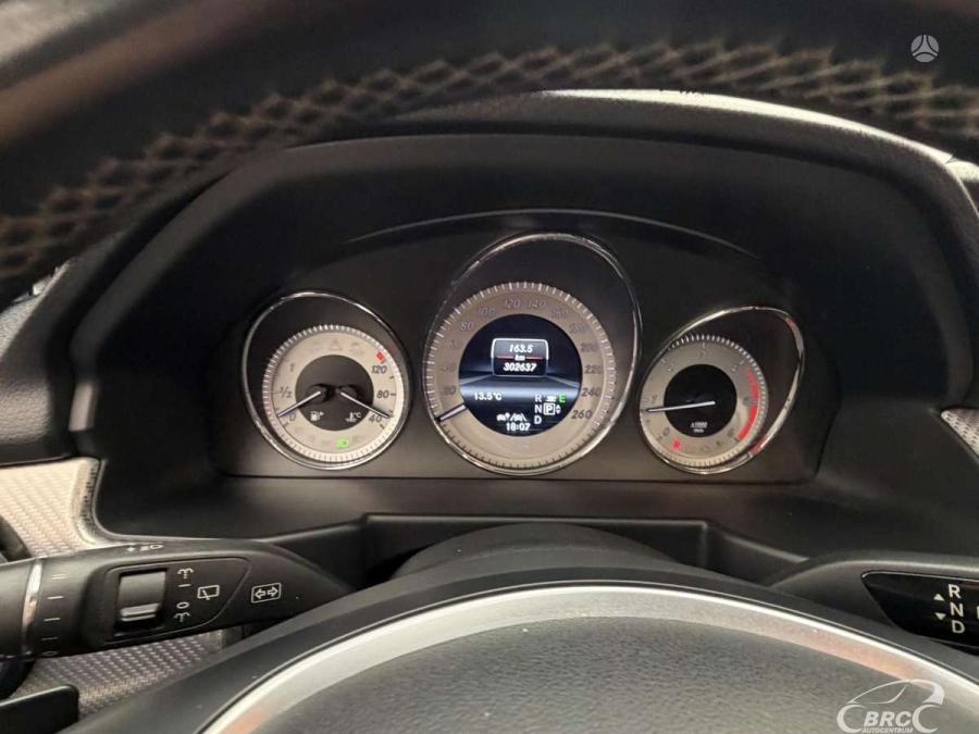 Black Mercedes-Benz GLK 220 2012 in Vilnius, with an engine capacity of 2.14 L and mileage of 303 thousand km for 7500 €, photo 32 on AUTOMOTO.COM.LV