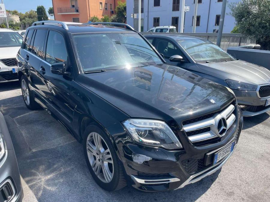Melns Mercedes-Benz GLK 220 2012 Šauļi, ar dzinēja tilpumu 2.14 L un nobraukumu 201 tūkst. km par 8200 €, foto 1 vietnē AUTOMOTO.COM.LV