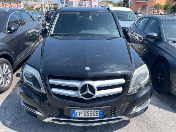 Mercedes-Benz GLK 220 2012 in Siauliai on AUTOMOTO.COM.LV Black Mercedes-Benz GLK 220 2012 in Siauliai, with an engine capacity of 2.14 L and mileage of 201 thousand km for 8200 €, photo 3 on AUTOMOTO.COM.LV