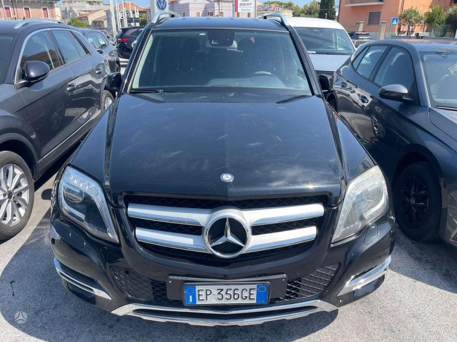 Melns Mercedes-Benz GLK 220 2012 Šauļi, ar dzinēja tilpumu 2.14 L un nobraukumu 201 tūkst. km par 8200 €, foto 3 vietnē AUTOMOTO.COM.LV