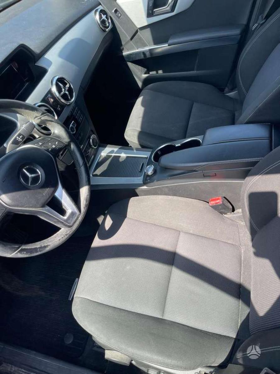 Melns Mercedes-Benz GLK 220 2012 Šauļi, ar dzinēja tilpumu 2.14 L un nobraukumu 201 tūkst. km par 8200 €, foto 8 vietnē AUTOMOTO.COM.LV