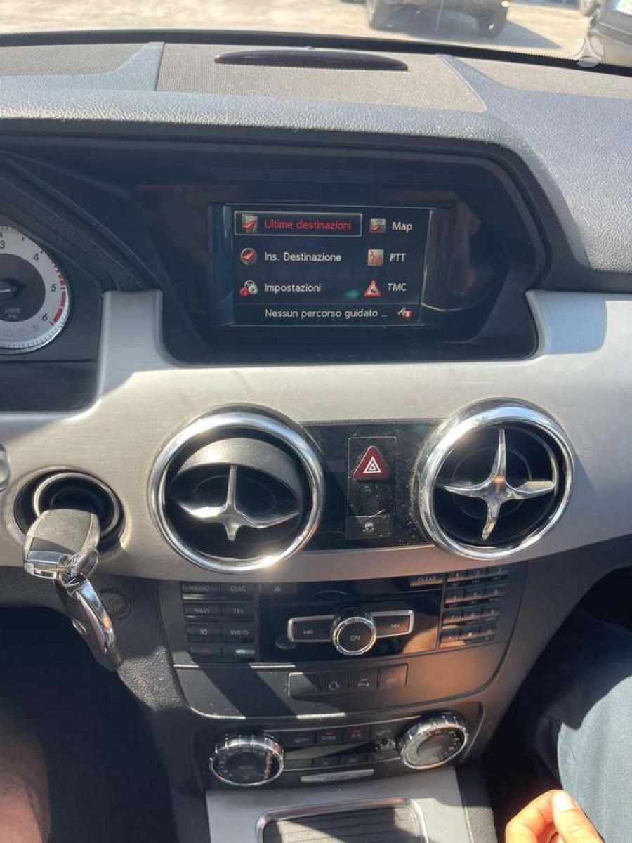 Melns Mercedes-Benz GLK 220 2012 Šauļi, ar dzinēja tilpumu 2.14 L un nobraukumu 201 tūkst. km par 8200 €, foto 10 vietnē AUTOMOTO.COM.LV