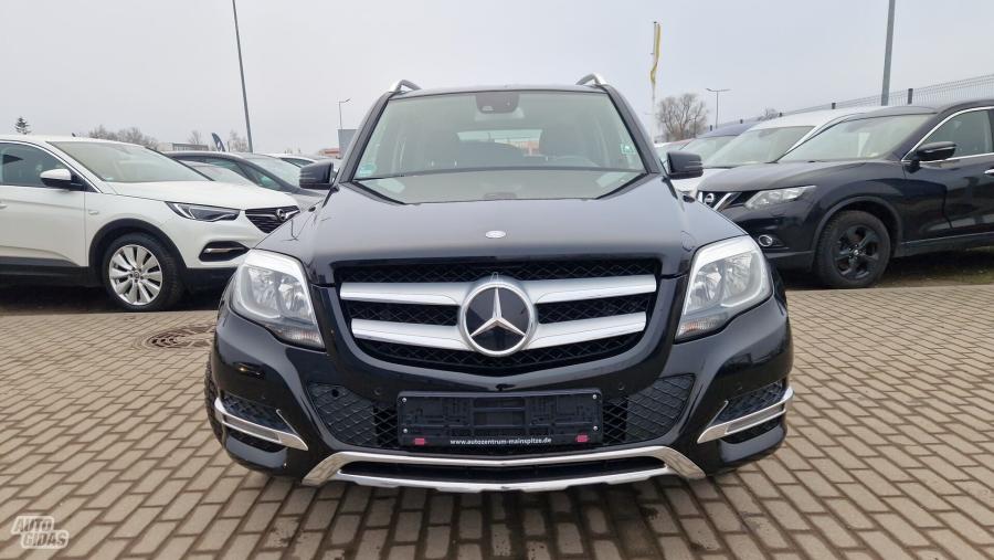 Black Mercedes-Benz GLK 220 2013 in Marijampole, with an engine capacity of 2.10 L and mileage of 233 thousand km for 10650 €, photo 4 on AUTOMOTO.COM.LV