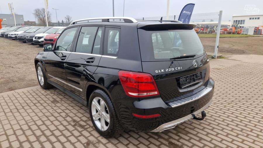 Black Mercedes-Benz GLK 220 2013 in Marijampole, with an engine capacity of 2.10 L and mileage of 233 thousand km for 10650 €, photo 9 on AUTOMOTO.COM.LV