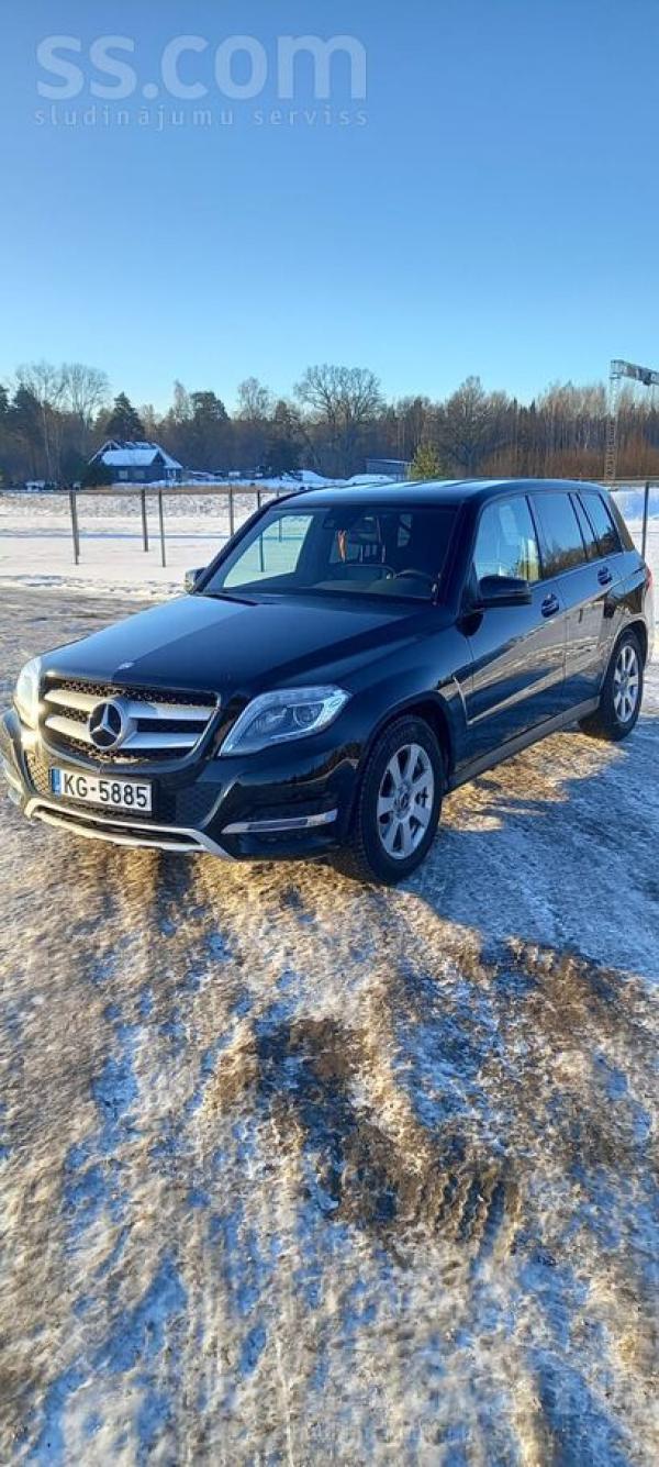 Black Mercedes-Benz GLK 220 2013 in Riga, with an engine capacity of 2.20 L and mileage of 178 thousand km for 14750 €, photo 4 on AUTOMOTO.COM.LV