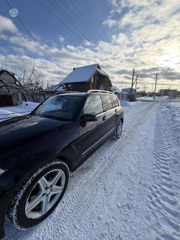 Black Mercedes-Benz GLK 220 2013 in Kaunas, with an engine capacity of 2.14 L and mileage of 295 thousand km for 10500 €, photo 2 on AUTOMOTO.COM.LV