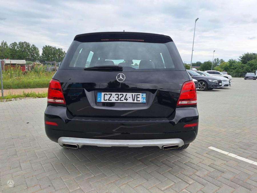 Black Mercedes-Benz GLK 220 2013 in Taurage, with an engine capacity of 2.14 L and mileage of 194 thousand km for 8700 €, photo 5 on AUTOMOTO.COM.LV