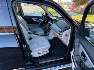 Melns Mercedes-Benz GLK 220 2014 Rīga, ar dzinēja tilpumu 2.20 L un nobraukumu 301 tūkst. km par 15000 €, foto 14 vietnē AUTOMOTO.COM.LV