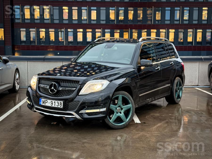 Black Mercedes-Benz GLK 220 2014 in Riga, with an engine capacity of 2.20 L and mileage of 0 thousand km for 8750 €, photo 3 on AUTOMOTO.COM.LV