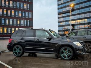 Black Mercedes-Benz GLK 220 2014 in Riga, with an engine capacity of 2.20 L and mileage of 0 thousand km for 8750 €, photo 4 on AUTOMOTO.COM.LV
