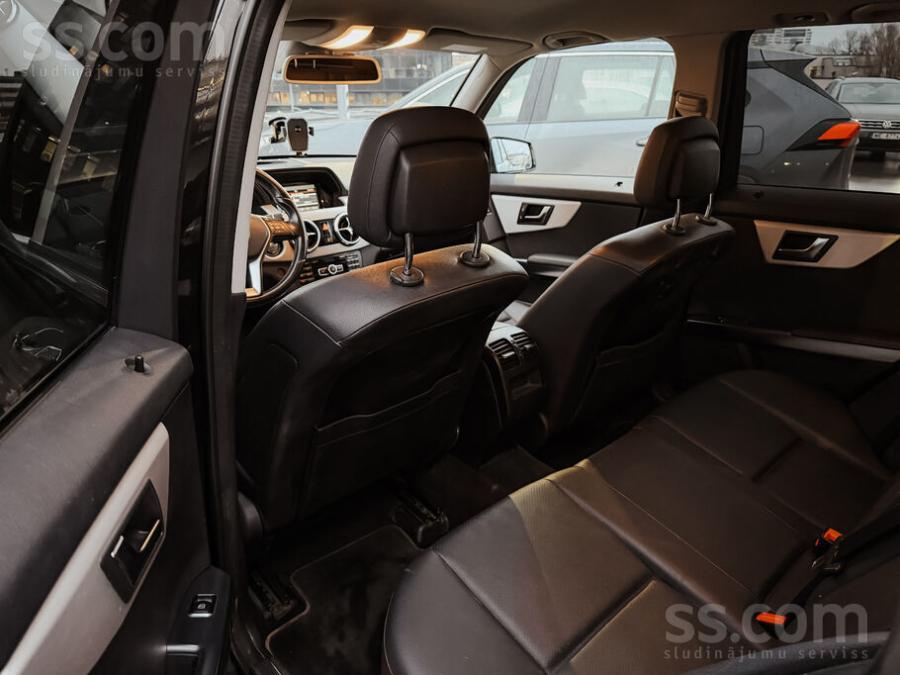 Black Mercedes-Benz GLK 220 2014 in Riga, with an engine capacity of 2.20 L and mileage of 0 thousand km for 8750 €, photo 15 on AUTOMOTO.COM.LV