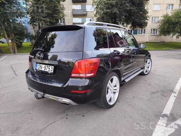 Black Mercedes-Benz GLK 220 2014 in Riga, with an engine capacity of 2.20 L and mileage of 276 thousand km for 11900 €, photo 5 on AUTOMOTO.COM.LV